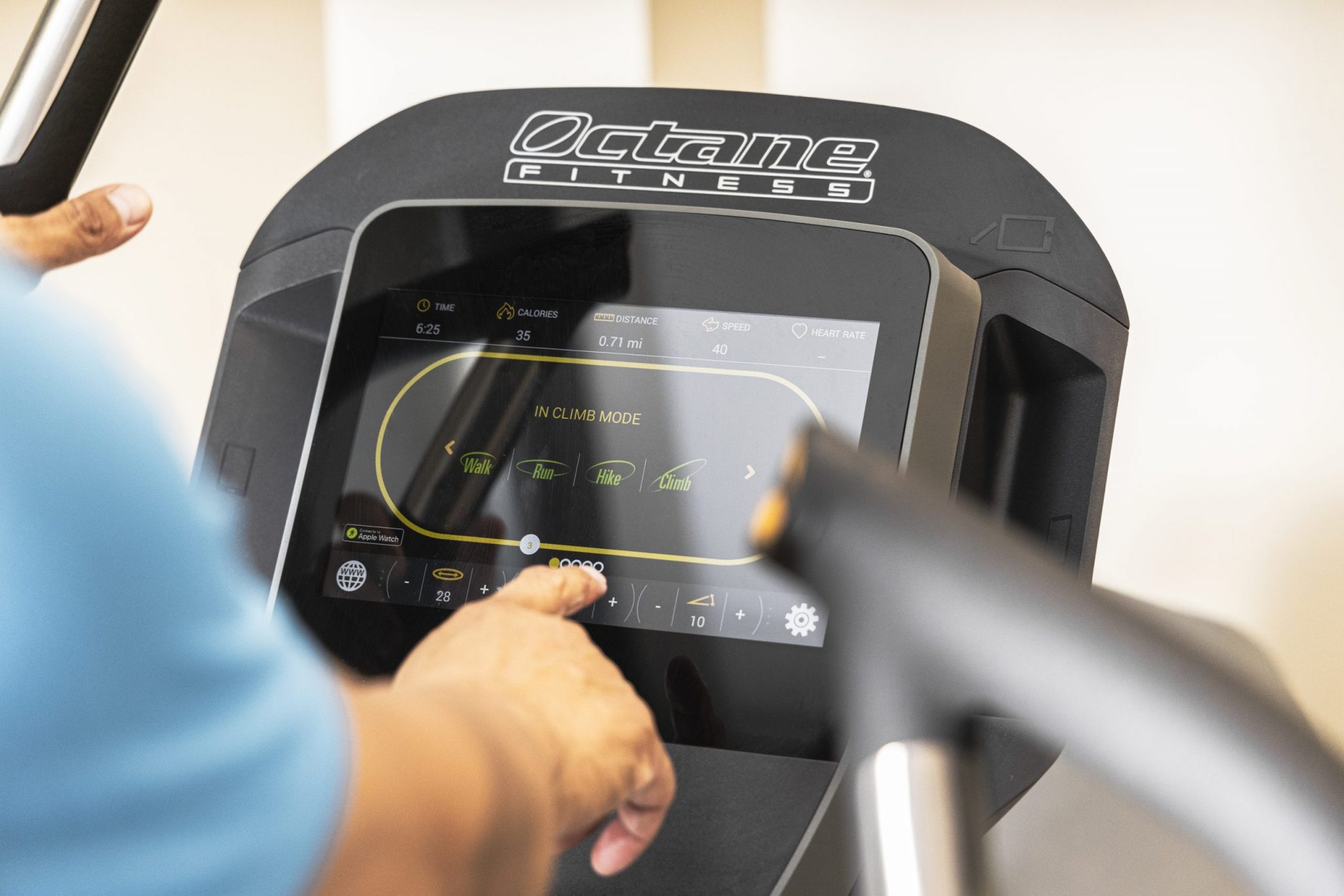 XT-One | Cross Trainer Elliptical | Octane Fitness